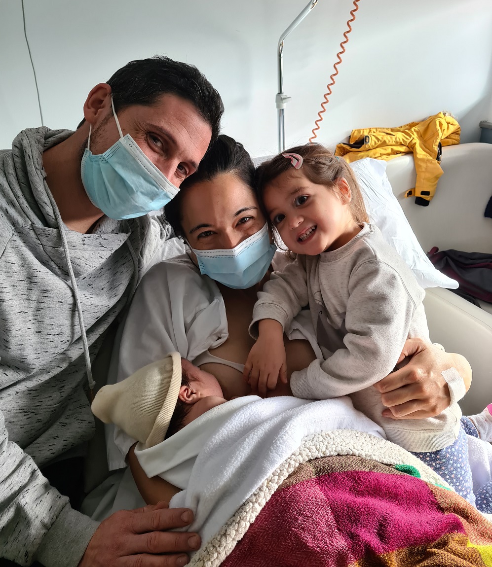 El primer nadó nascut a la FHSJDM ha estat l'Evan, que ha arribat ja ...